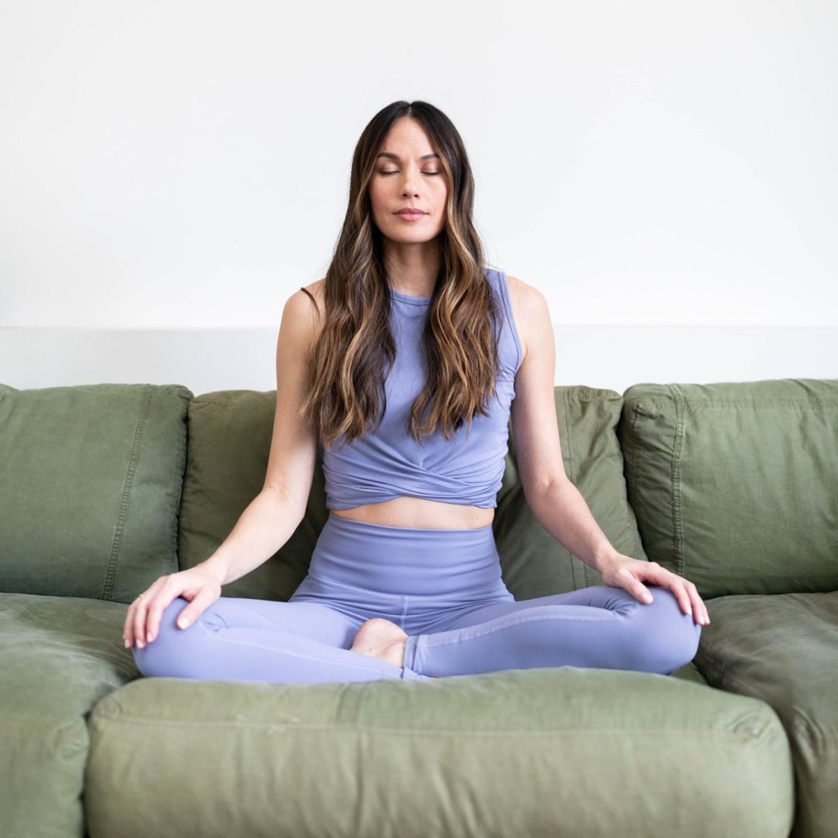 Alo Moves Fitness Review - Must Read This Before Buying