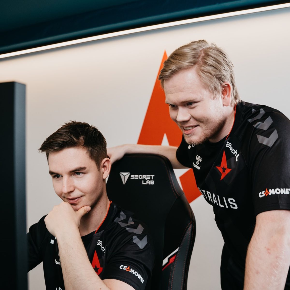 Secretlab Chairs Review - Must Read This Before Buying