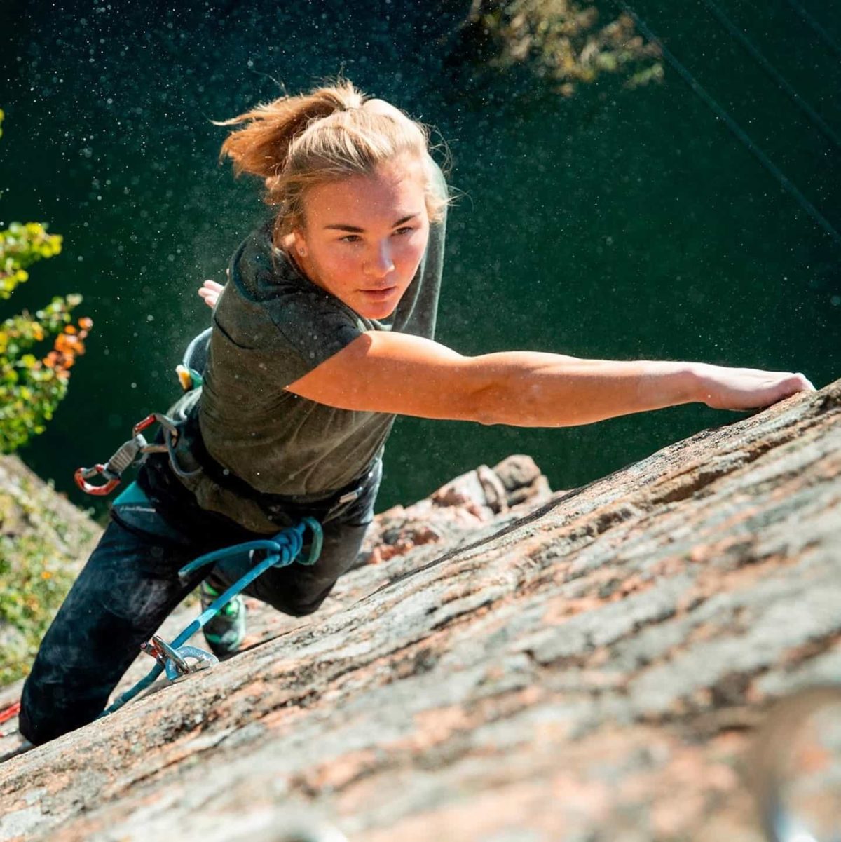 Houdini Clothing Review - Must Read This Before Buying