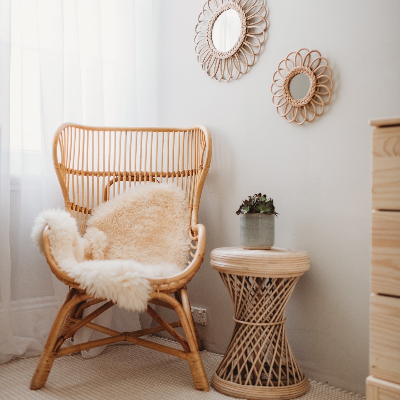 Castlery Furniture Review - Must Read This Before Buying