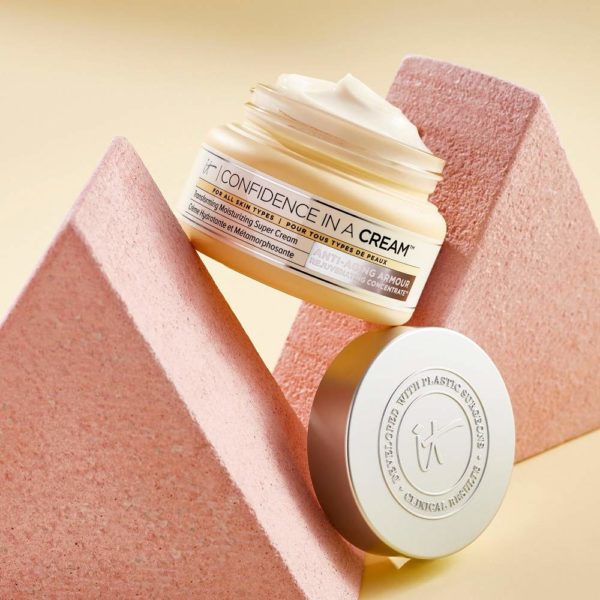 IT Cosmetics Review - Must Read This Before Buying