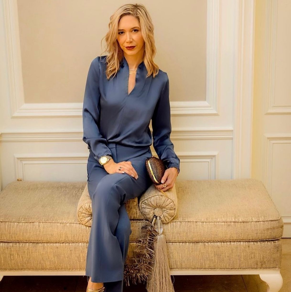 Tahari Review - Must Read This Before Buying