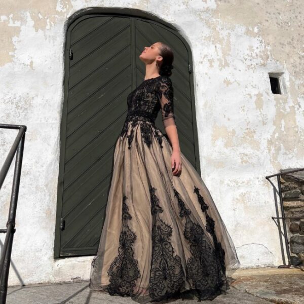 JJ's House Review - Must Read This Before Buying